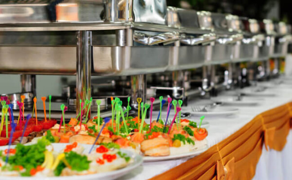 Catering para eventos: ¿Qué equipos utilizar? | Aprende Institute